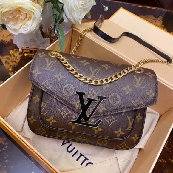 Louis Vuitton | Bags | Louis Vuitton Reverse Monogram Pochette Metis ...